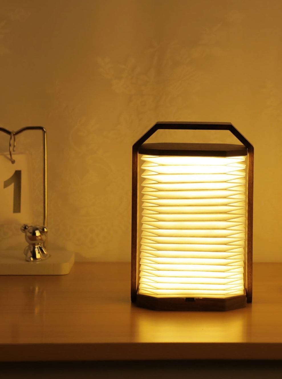 Gingko - Mini Smart Lamp Walnut – ARTY DANDY